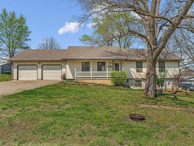 228 W Main St, Carbondale, KS 66414