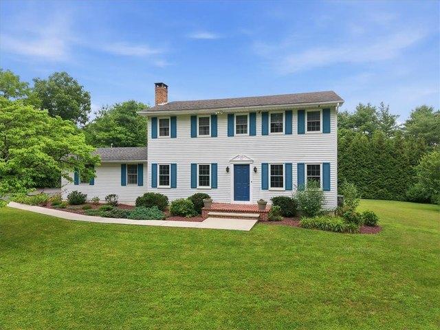 228 W Moorestown Rd, Bushkill, PA 18091