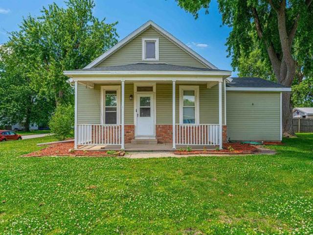 228 Willard Ave, Lincoln, IL 62656