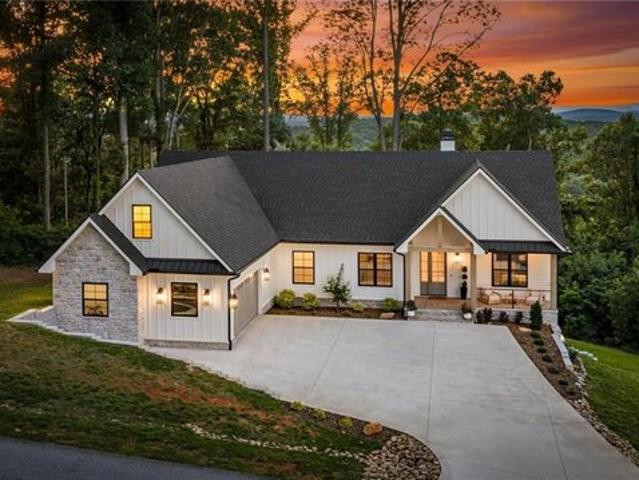 228 Winding Rdg, Blairsville, GA 30512