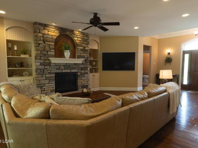 228 Windsor Way