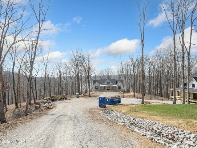 228 Vivienne Trace