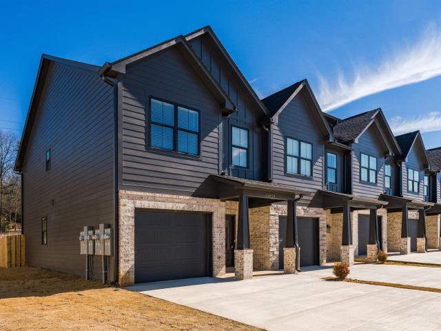 228 Village Parkway # 28