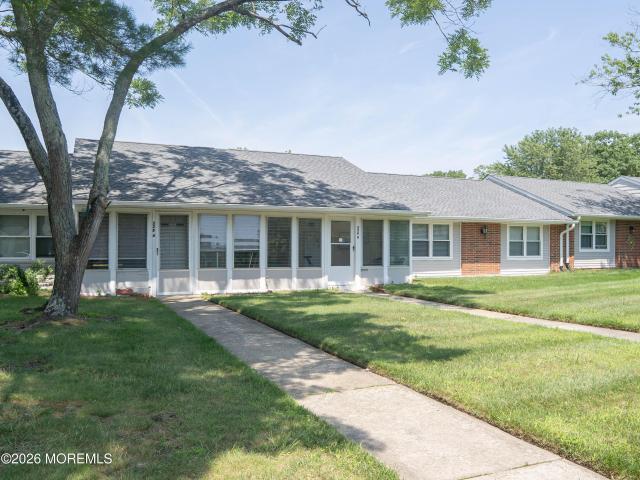 228B Buckingham Court
