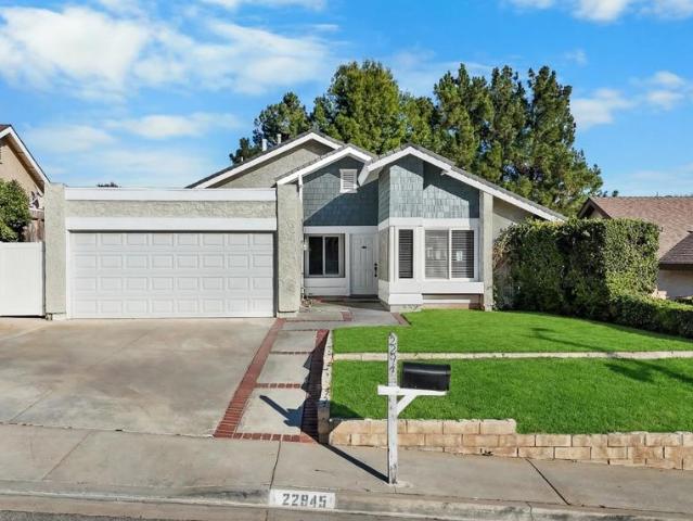 22945 Magnolia Glen Dr, Valencia, CA 91354 | MLS #PTP2601
