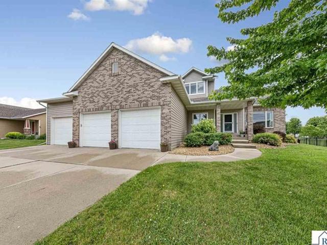 2294 Balsam Dr, North Mankato, MN 56003