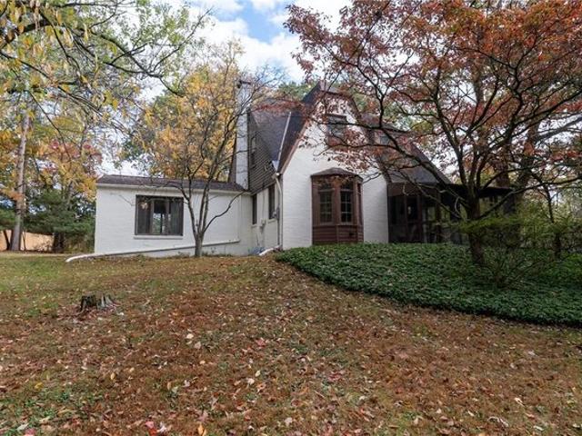 2294 Clearvue Rd, Pittsburgh, PA 15237