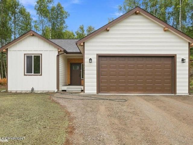 2295 N Skye Cir, Houston, AK 99694