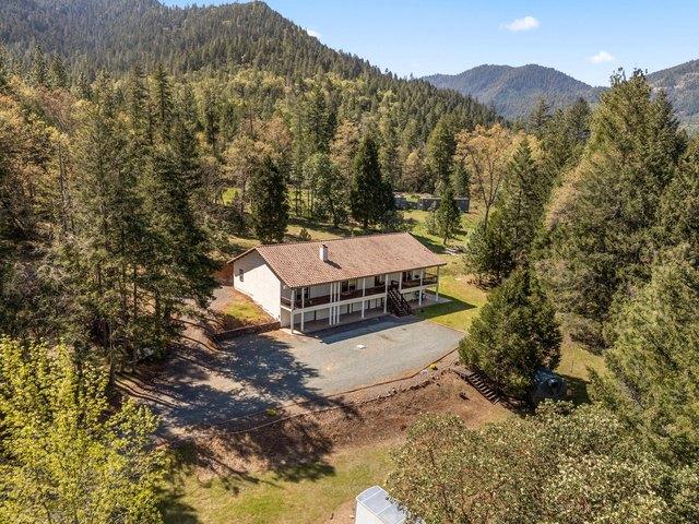 2295 W Evans Creek Rd, Rogue River, OR 97537