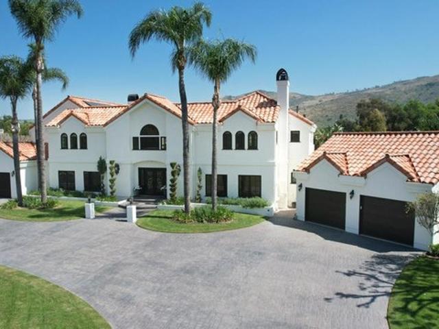 2296 Applewood Ln, Santa Rosa, CA 93012