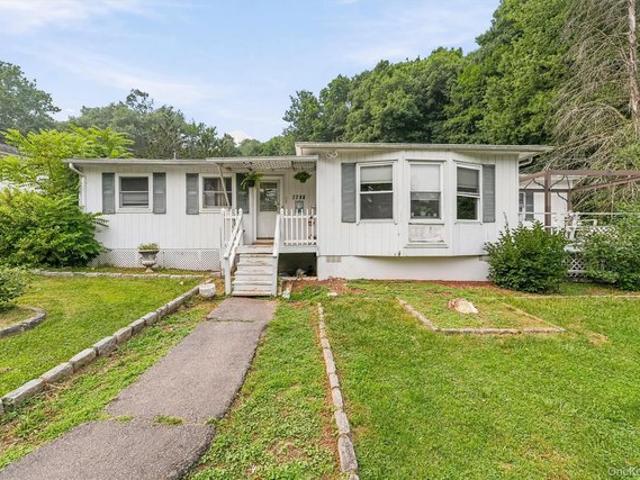 2296 Crompond Rd, Cortlandt Manor, NY 10567