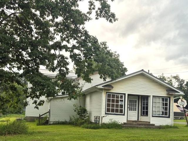 22973 and 22975 Gravel Run Rd, Saegertown, PA 16433