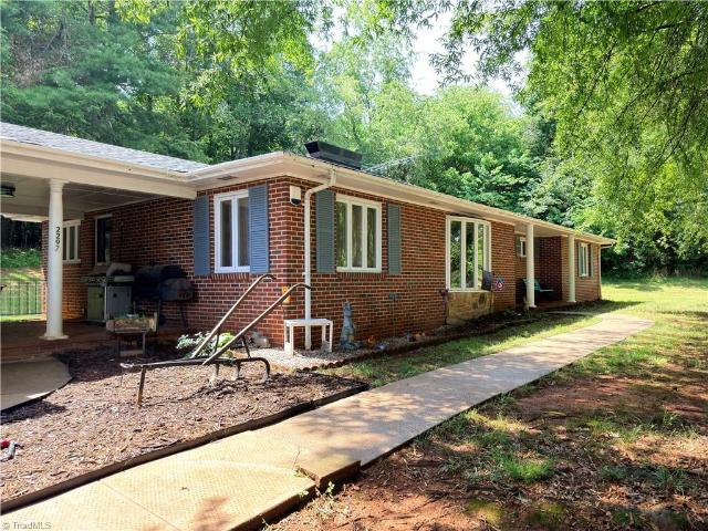 2297 * Austin Traphill Road