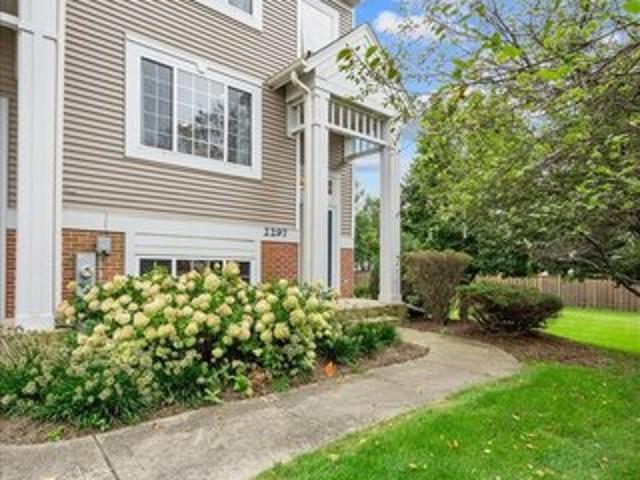 2297 Twilight Dr, Aurora, IL 60503
