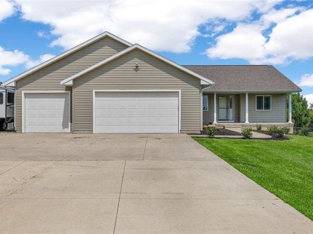 22980 th St, Anamosa, IA 52205