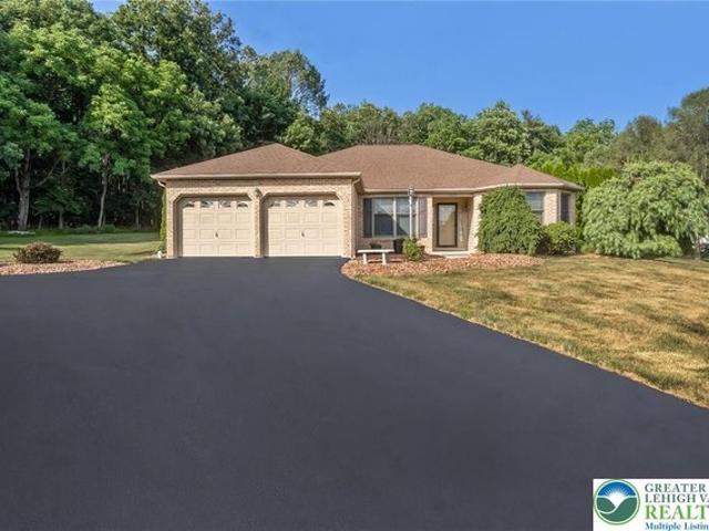 2298 Yost Rd, Moore Township, PA 18014