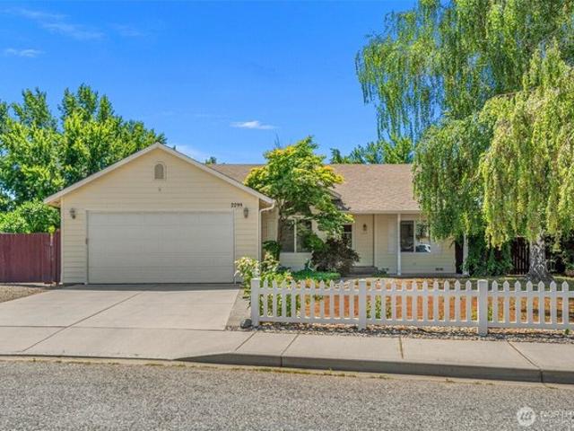 2299 E Veedol Dr, East Wenatchee, WA 98802