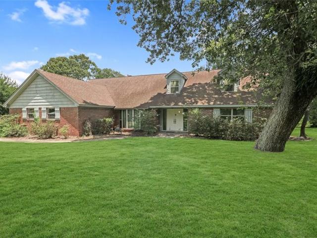 22902 Kobs Rd, Tomball, TX 77377