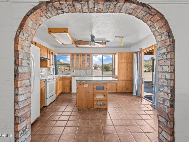 22905 W RANCH Road