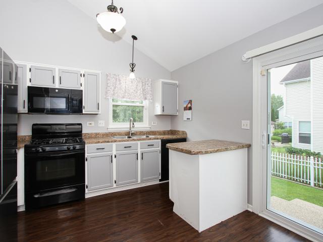 2290 applewood lane