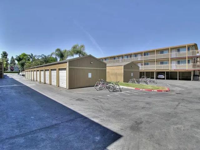 2290 California Street, Unit 201 1 Bedroom Condo for Rent at 2290 California St, Mountain View, CA 94040
