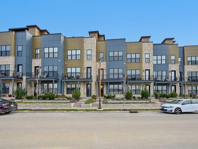 2290 Quarry Trails Dr, Columbus, OH 43228