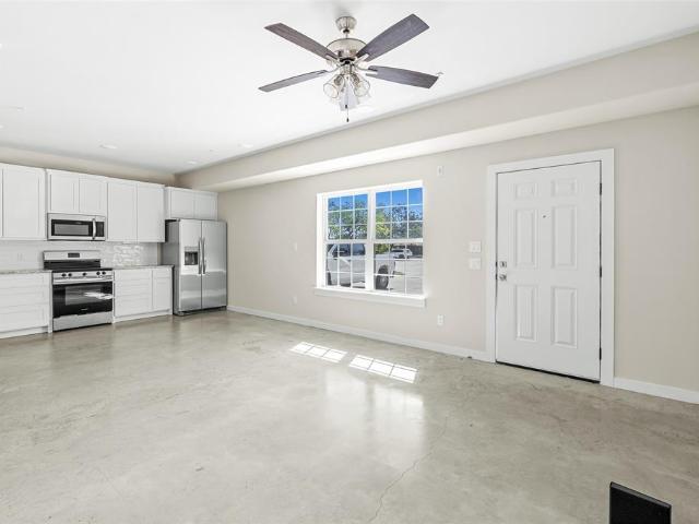 2290 W Tarleton Street # 105