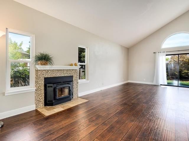 2291 Vista Del Sol Ct, Santa Rosa, CA 95401
