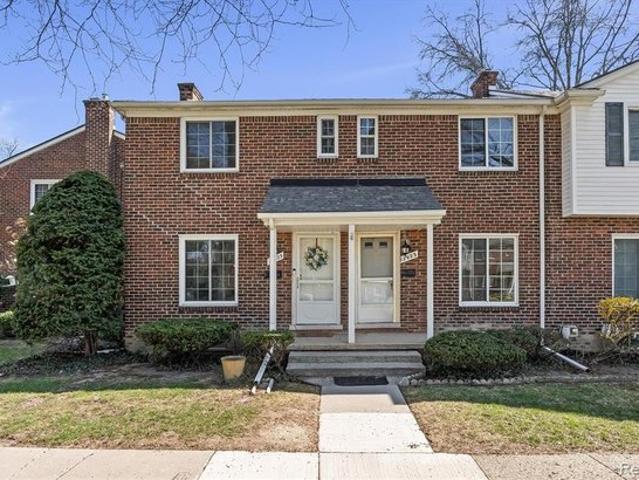 22923 Gary Ln, Saint Clair Shores, MI 48080