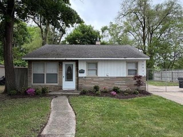 22921 Rosewood St, Oak Park, MI 48237