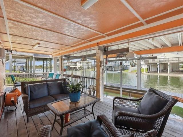 22922 Lunes St, Galveston, TX 77554