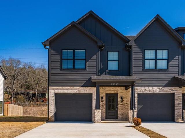 228 Village Pkwy Unit 28, Helena, AL 35080