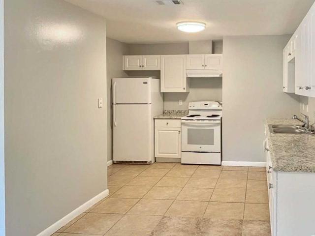 2292 Sugarfoot Oaks 3 Bedroom Apartment for Rent at 6105 Sw 10th Pl, Gainesville, FL 32607