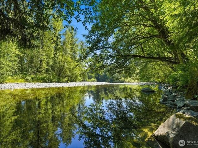 22932 N River Dr, Granite Falls, WA 98252