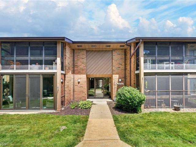 22936 Mastick Rd Apt 101, Westlake, OH 44126
