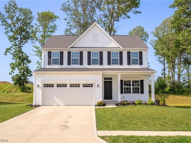 2293 Monaco St NW, Uniontown, OH 44685