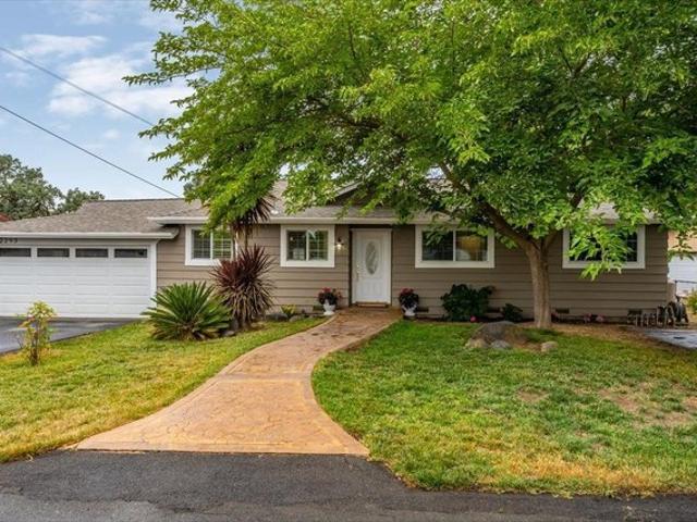 2293 W Hearn Ave, Santa Rosa, CA 95407