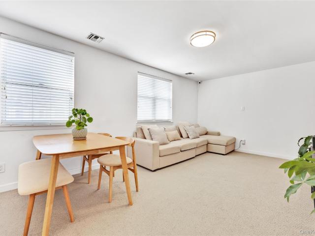 229 0 th Avenue 77