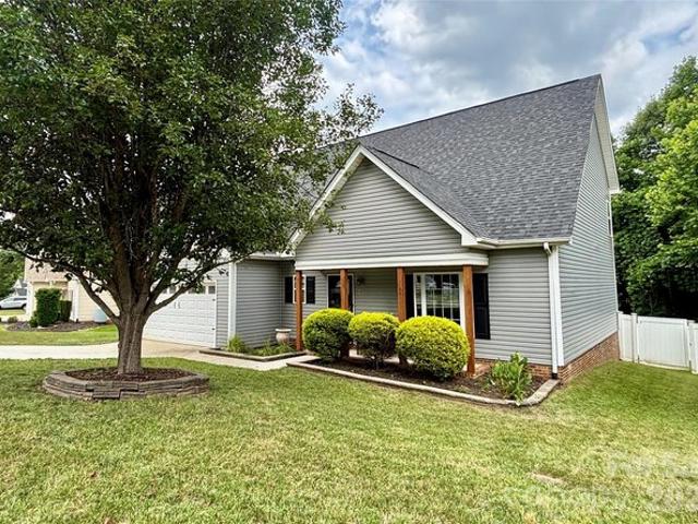 229 17th Ave SE, Hickory, NC 28602