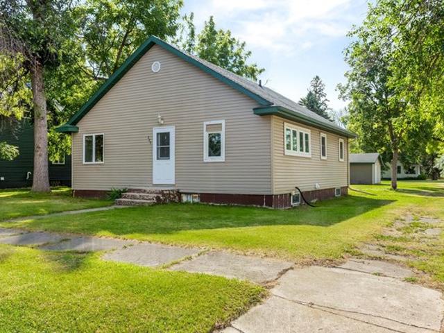 229 7th Ave, Enderlin, ND 58027