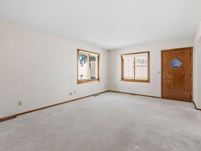 229 8th Avenue SE