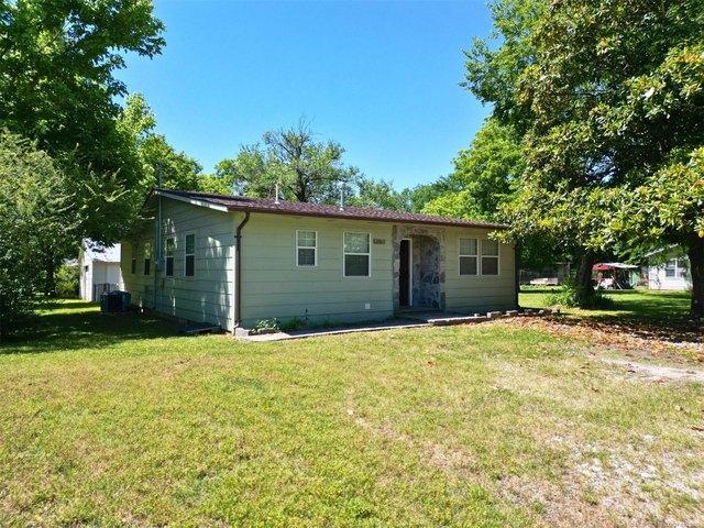 229 9th St, Stonewall, OK 74871