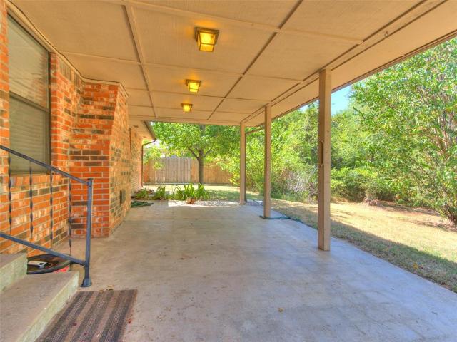 229 Chaucer Crescent Street