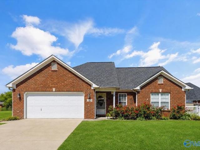229 Chestnut Oak Cir, Owens Cross Roads, AL 35763