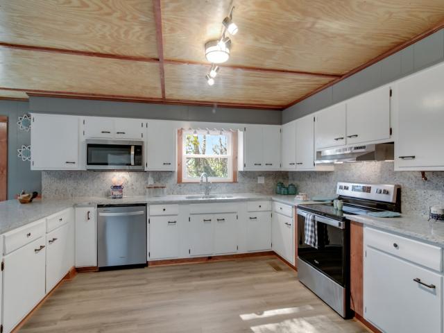 229 Chestnut St N