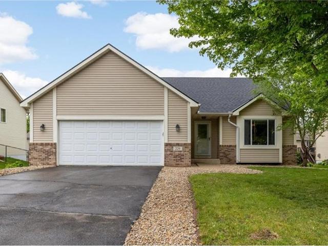 229 Arabian Ave W, Shakopee, MN 55379