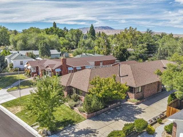 229 Bonnie Briar Pl, Reno, NV 89509