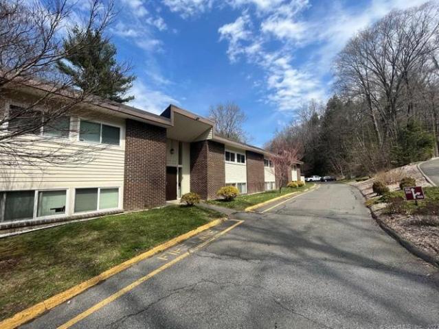 229 Bacon Pond Rd #224, Woodbury, CT 06798