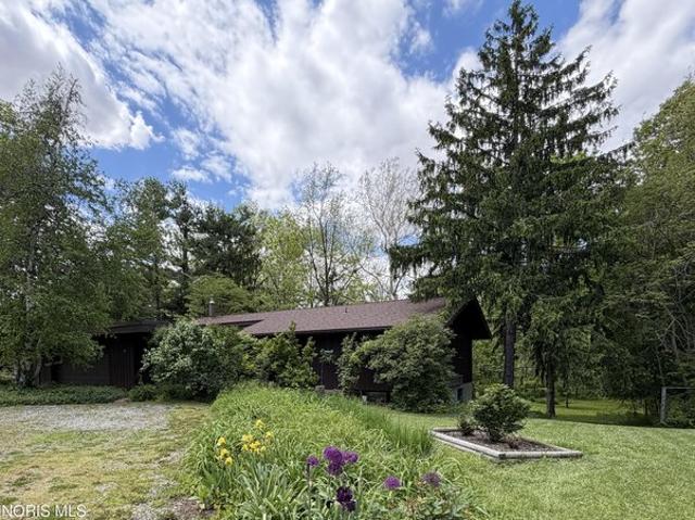 229 Brookwood Dr, Bluffton, OH 45817