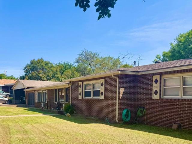 229 Garrett St, Borger, TX 79007